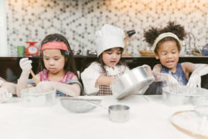 Cooking Lessons: 27 Kid-Friendly Activities - DalmaroSec