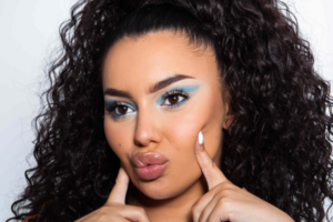 6 Light Blue Prom Makeup Looks and Tutorials